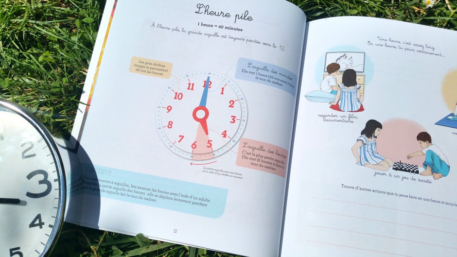 Apprendre à lire l'heure avec Montessori. Un cahier de chez Nathan.