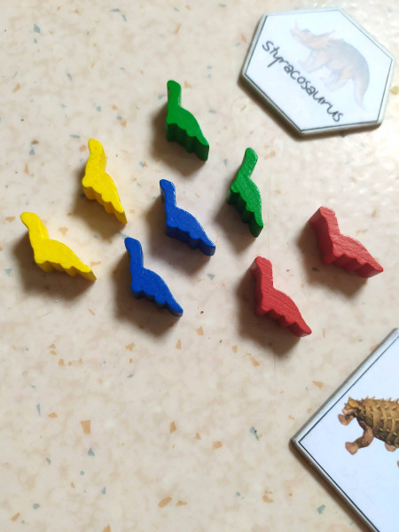 Dino en tête : jeu de société sur les dinosaures à fabriquer + fichiers