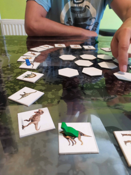 Dino en tête : jeu de société sur les dinosaures à fabriquer + fichiers